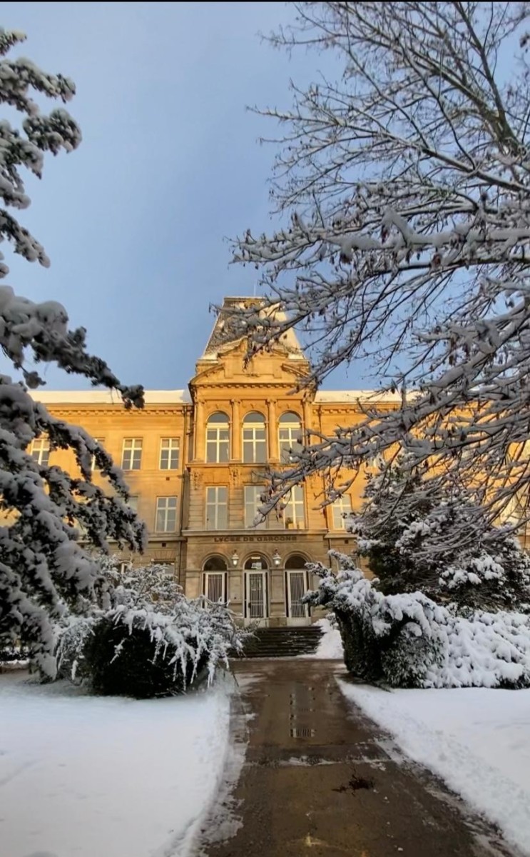 Lycée de Garçons Esch | Den LGE am Schnéi