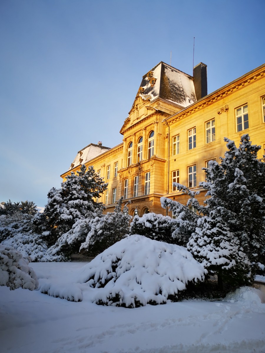 Lycée de Garçons Esch | Den LGE am Schnéi