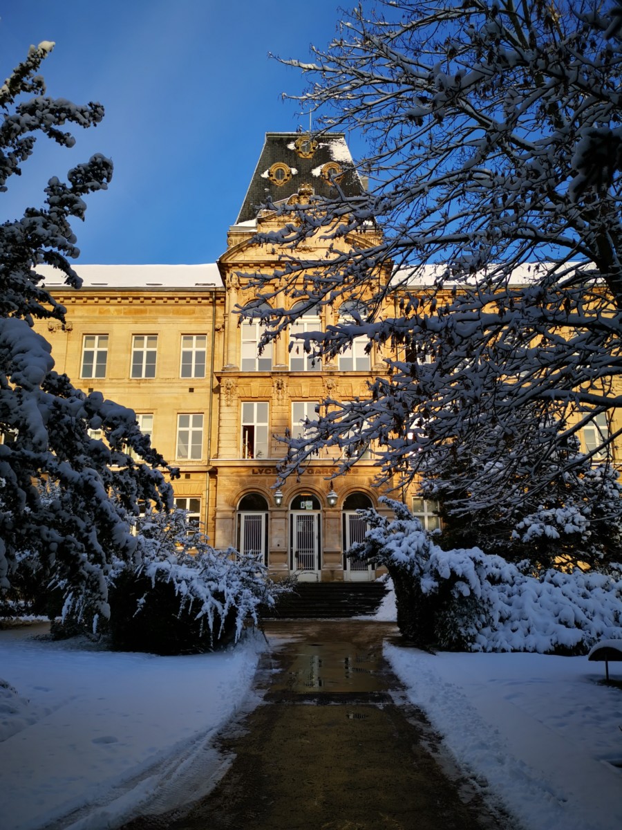 Lycée de Garçons Esch | Den LGE am Schnéi