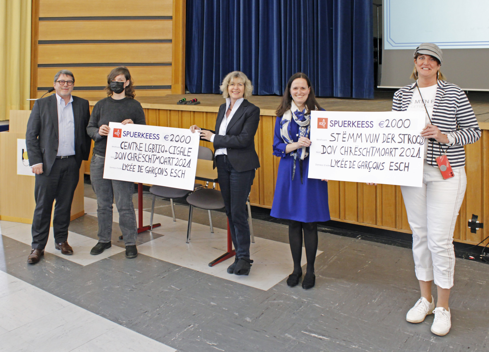 Lycée de Garçons Esch | Scheckiwwerreechung schléisst de Charity-Day am ...